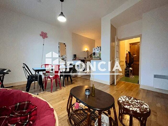 Appartement à louer - Laënnec, Lyon ème arrondissement - 3 pièces - 2 chambres