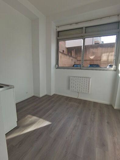 Appartement à louer - Quartiers Centre, Saint-Hélier, Gare - 1 pièce - 1 chambre