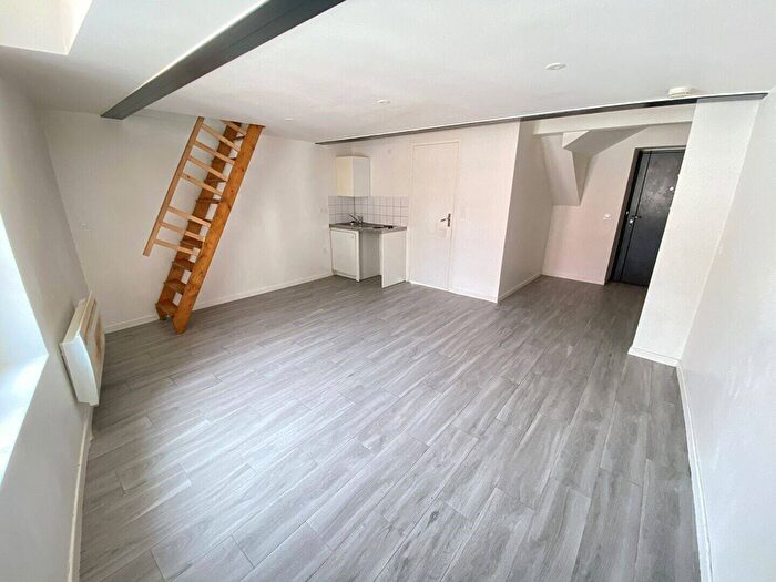 Centre Ville-Cathédrale-Marché-Grande Île-Clos Godet, Meaux : Appartement 2 pièces à louer