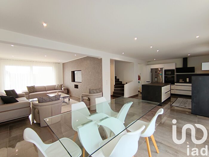 Maison à vendre - Sarraltroff - 5 pièces - 4 chambres