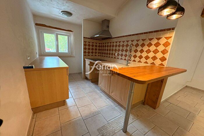 Appartement à louer - Salernes - 2 pièces - 1 chambre