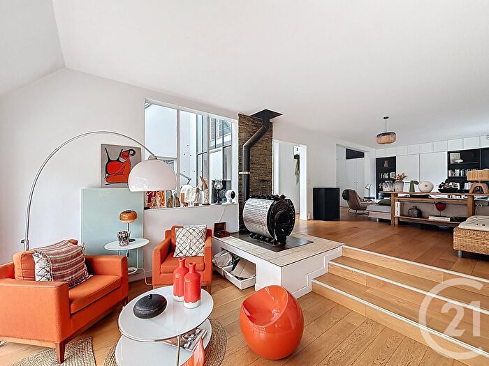 Maison 9 pièces à vendre à Poigny-la-Forêt