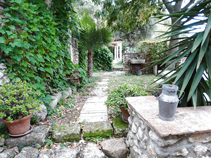 Maison à vendre - Viviers - 13 pièces - 10 chambres