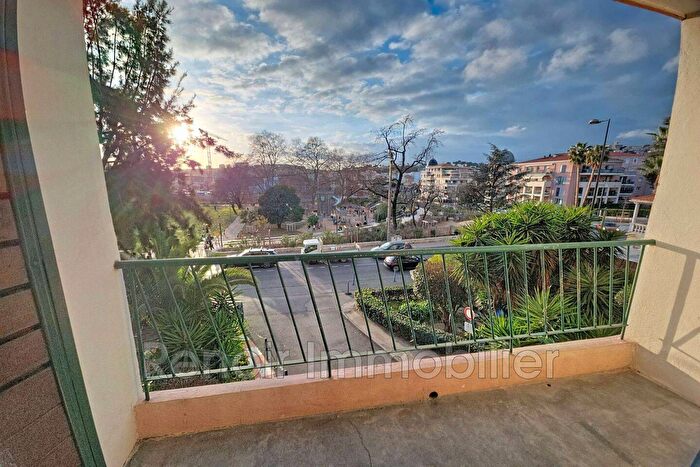 Appartement à louer - Cagnes-sur-Mer - 3 pièces - 2 chambres