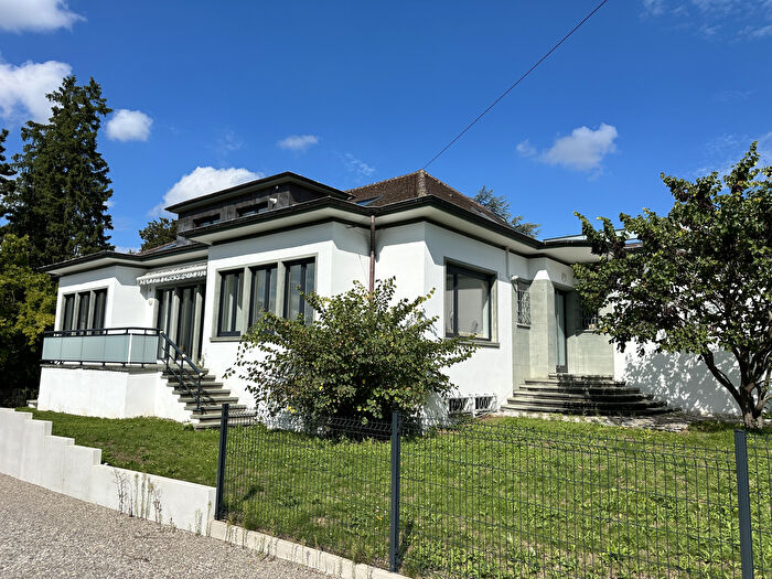 Appartement à louer - Mulhouse, Rebberg - 6 pièces - 4 chambres