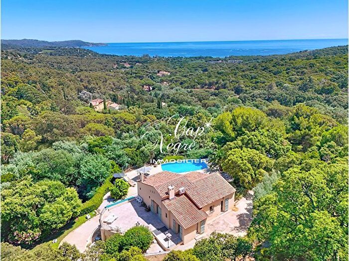 Maison 7 pièces à Cavalaire-sur-Mer, Moulin, Collières, Eau Blanche, à vendre