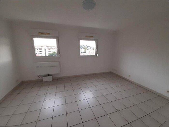 Appartement à louer - Centre Ville-Stalingrad, Alès - 1 pièce