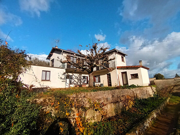 Maison à vendre - Civray - 5 pièces - 3 chambres