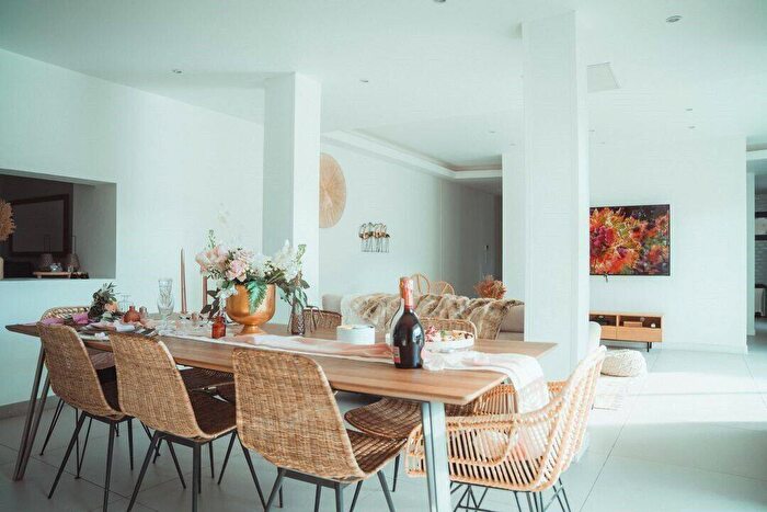 Maison à louer - Claira - 5 pièces - 4 chambres