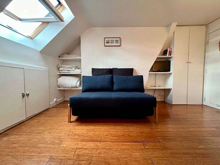 Appartement à louer - Saint Merri, Paris ème - 1 pièce