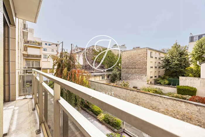 Appartement 3 pièces à Paris 7ème, Breteuil, à vendre