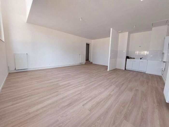 Appartement à louer - Pampoule-La Ravine, Louviers - 6 pièces - 5 chambres