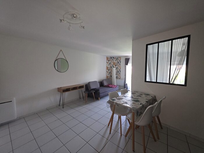 Appartement à louer - Montélimar, Centre-ville - 2 pièces - 1 chambre