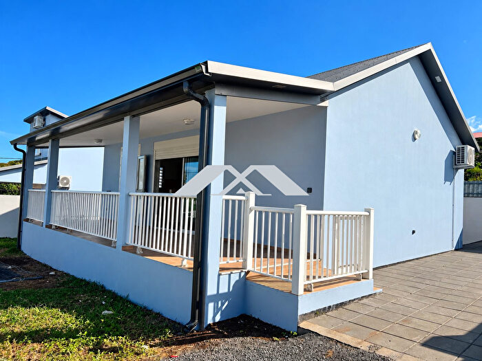 Les Avirons, Centre-ville, Bois de Nèfles, Le Ruisseau : Maison 3 pièces à louer