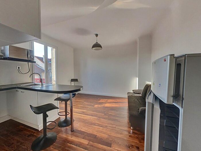 Appartement à louer - Châtillon, Matisse, Pierrelais - 1 pièce