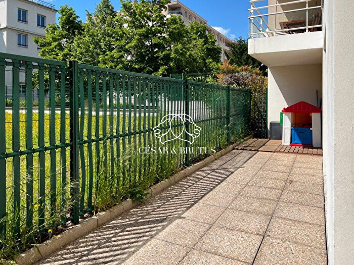 Appartement à vendre - Lyon e , Grand Trou, Moulin à vent, Petite Guille - 4 pièces - 3 chambres