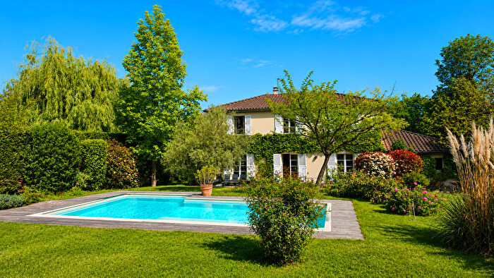 Maison 7 pièces à Charbonnières-les-Bains, à vendre
