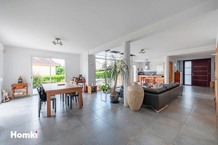 Maison 11 pièces à Vernaison, à vendre