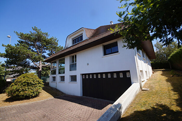 Maison 8 pièces à vendre à Donville-les-Bains