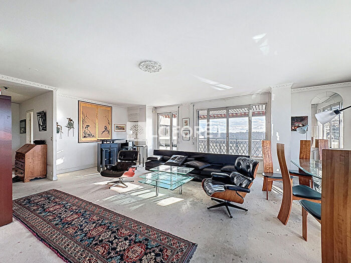 Appartement à vendre - Suresnes, Centre-ville - 5 pièces - 3 chambres