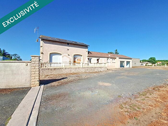 Maison à vendre - Pouançay - 5 pièces - 4 chambres