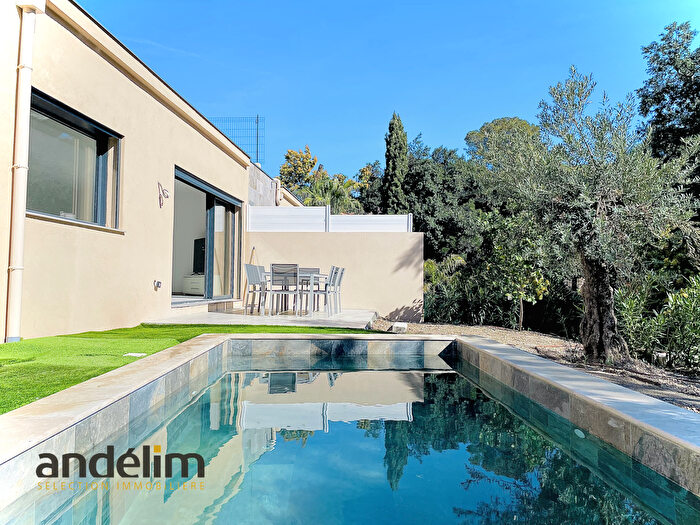 Maison à vendre - Saint-Raphaël, Boulouris - 5 pièces - 4 chambres