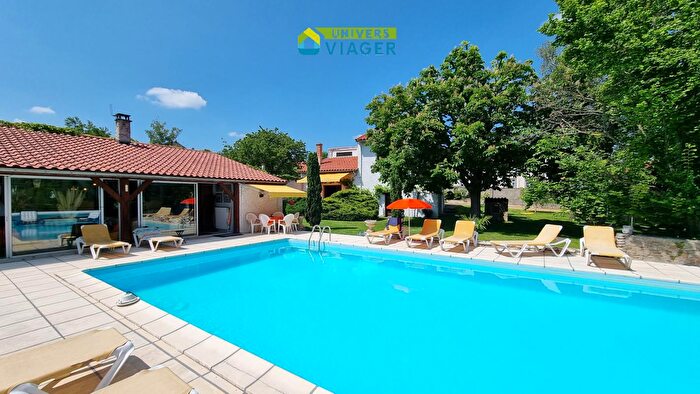 Maison à vendre - Châtel-Guyon - 7 pièces - 3 chambres