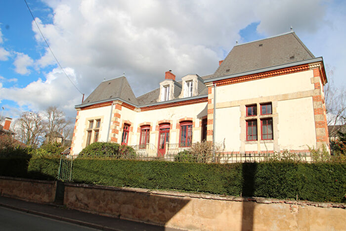 Maison à vendre - Bourbon-Lancy - 7 pièces - 5 chambres