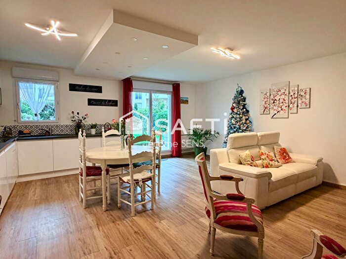 Appartement à vendre - Poissy, Foch, Les Sablons - 3 pièces - 2 chambres