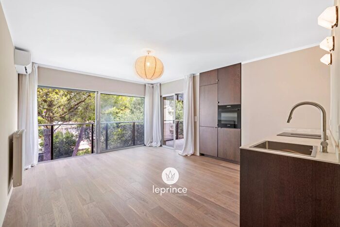 Appartement 3 pièces à Nice, Cimiez, à vendre