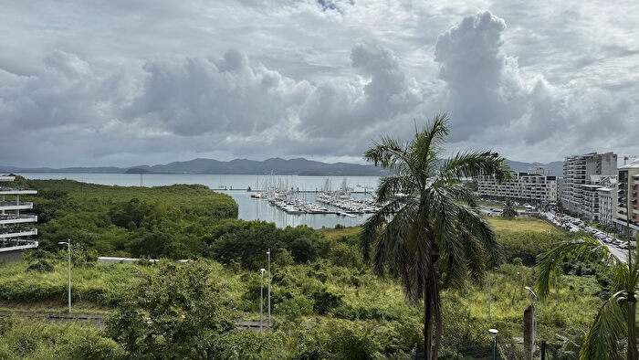 Appartement à vendre - Fort-de-France - 4 pièces - 3 chambres