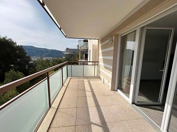 Appartement à louer - Les Ecarts-Village-Plans de Carros - 2 pièces - 2 chambres