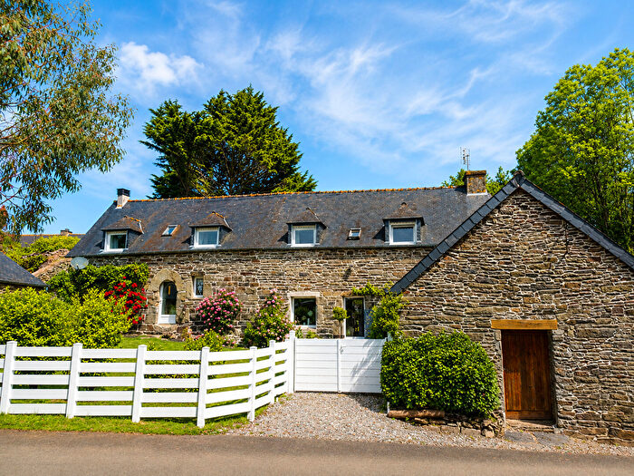 Maison 7 pièces à vendre - Trébrivan