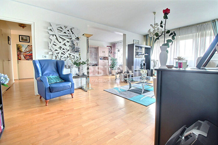 Appartement à vendre - Courbevoie, Hôtel de ville - 4 pièces - 2 chambres