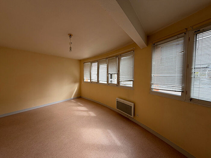 Appartement 1 pièce à louer - Quartiers Centre, Fougères, Sévigné