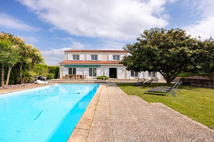 Maison à vendre - Saint-Julien-de-Concelles - 9 pièces - 6 chambres