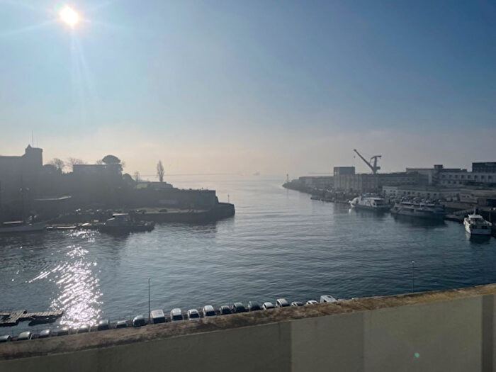 Appartement à louer - Brest, Recouvrance, Capucins - 5 pièces - 3 chambres