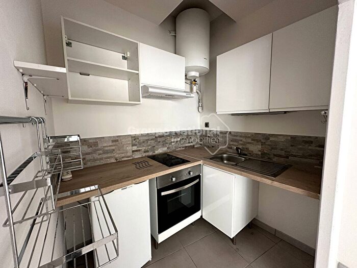 Appartement à louer - Gambetta, Nimes - 1 pièce