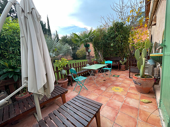 Appartement à louer - Aix-en-Provence, Les Milles - 1 pièce - 1 chambre