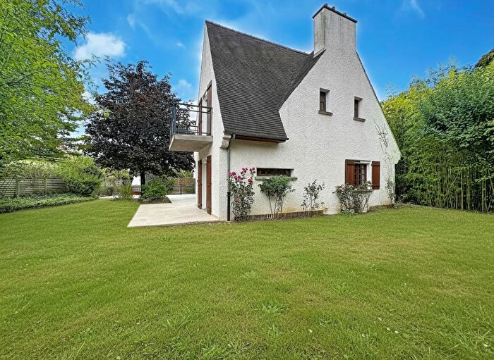 Maison 9 pièces à Bièvres, à vendre