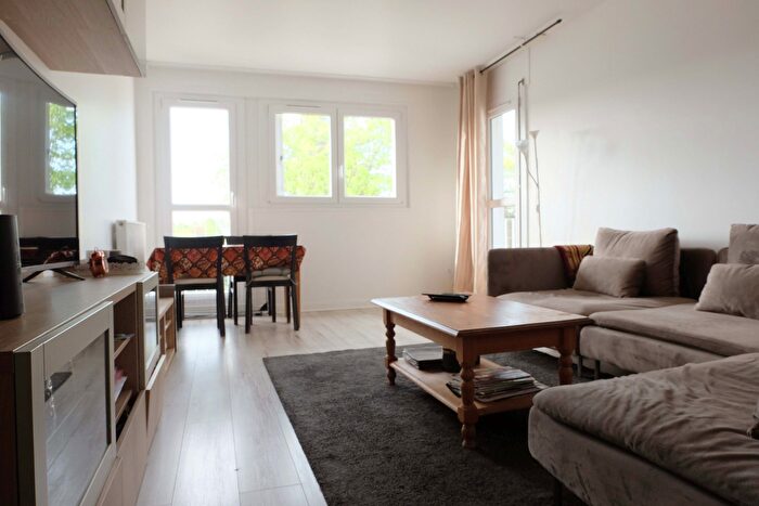Appartement 3 pièces à Plaisir, à vendre