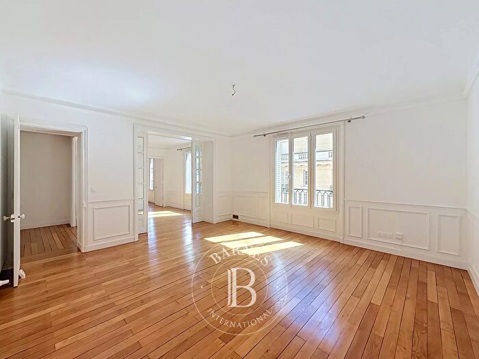 Neuilly-sur-Seine, Plaine des Sablons : Appartement 4 pièces à louer