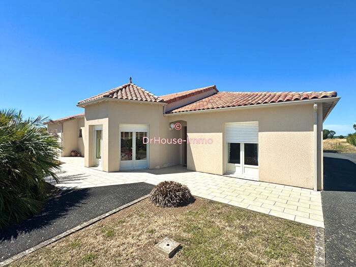 Maison 5 pièces à vendre - Neuville-de-Poitou