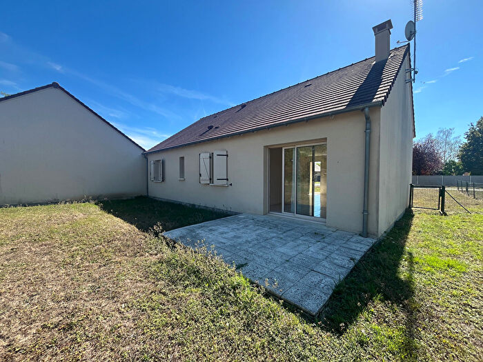 Leigné-les-Bois : Maison 3 pièces à louer