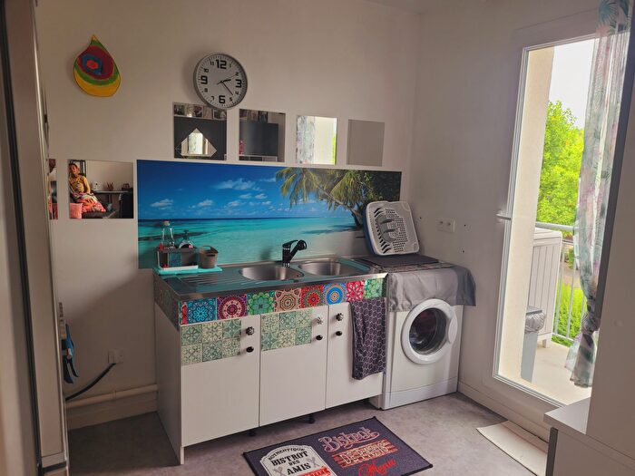 Appartement à louer - Val-de-Reuil, Côteaux, Grosse Borne, Garancière - 3 pièces - 2 chambres