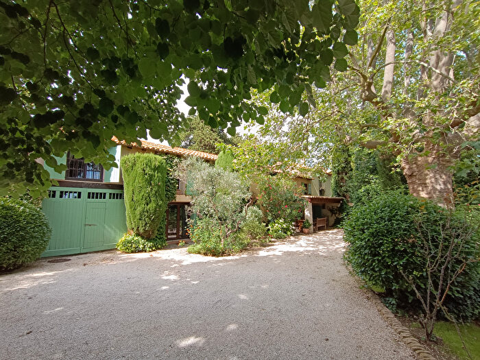 Maison 6 pièces à vendre à Arles, Pont de Crau, Moulès