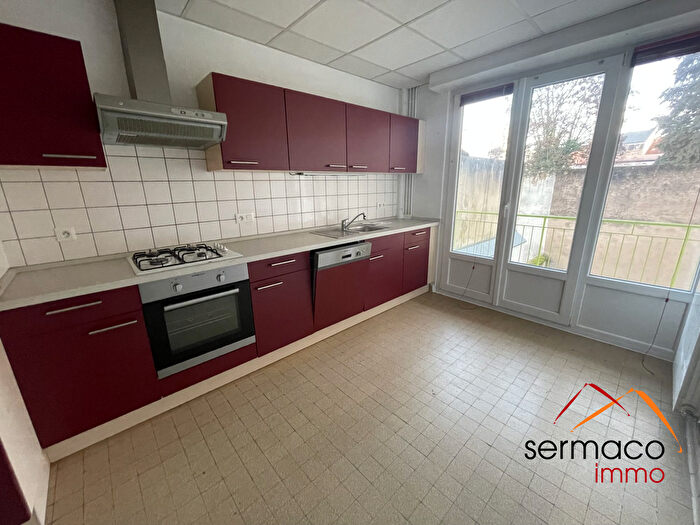 Appartement à louer - Sarreguemines - 4 pièces - 3 chambres