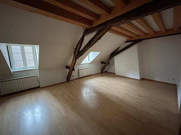 Chalon-sur-Saône, Centre-ville : Appartement 4 pièces à louer