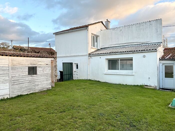 Maison à vendre - Remouillé - 7 pièces - 4 chambres