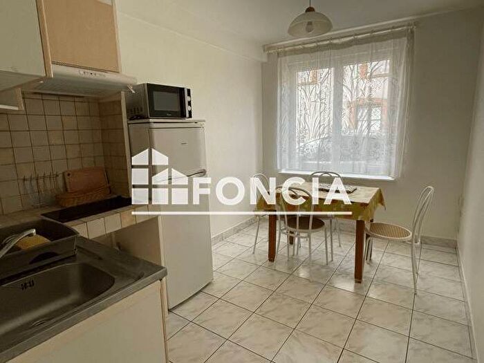 Appartement à louer - Le Centre-Gare, Roanne - 1 pièce